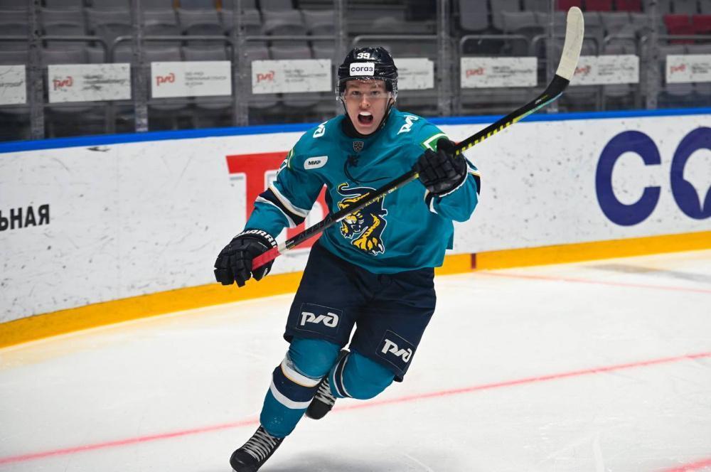 Watch: Flyers' Michkov Makes Appearance at KHL All-Star Game